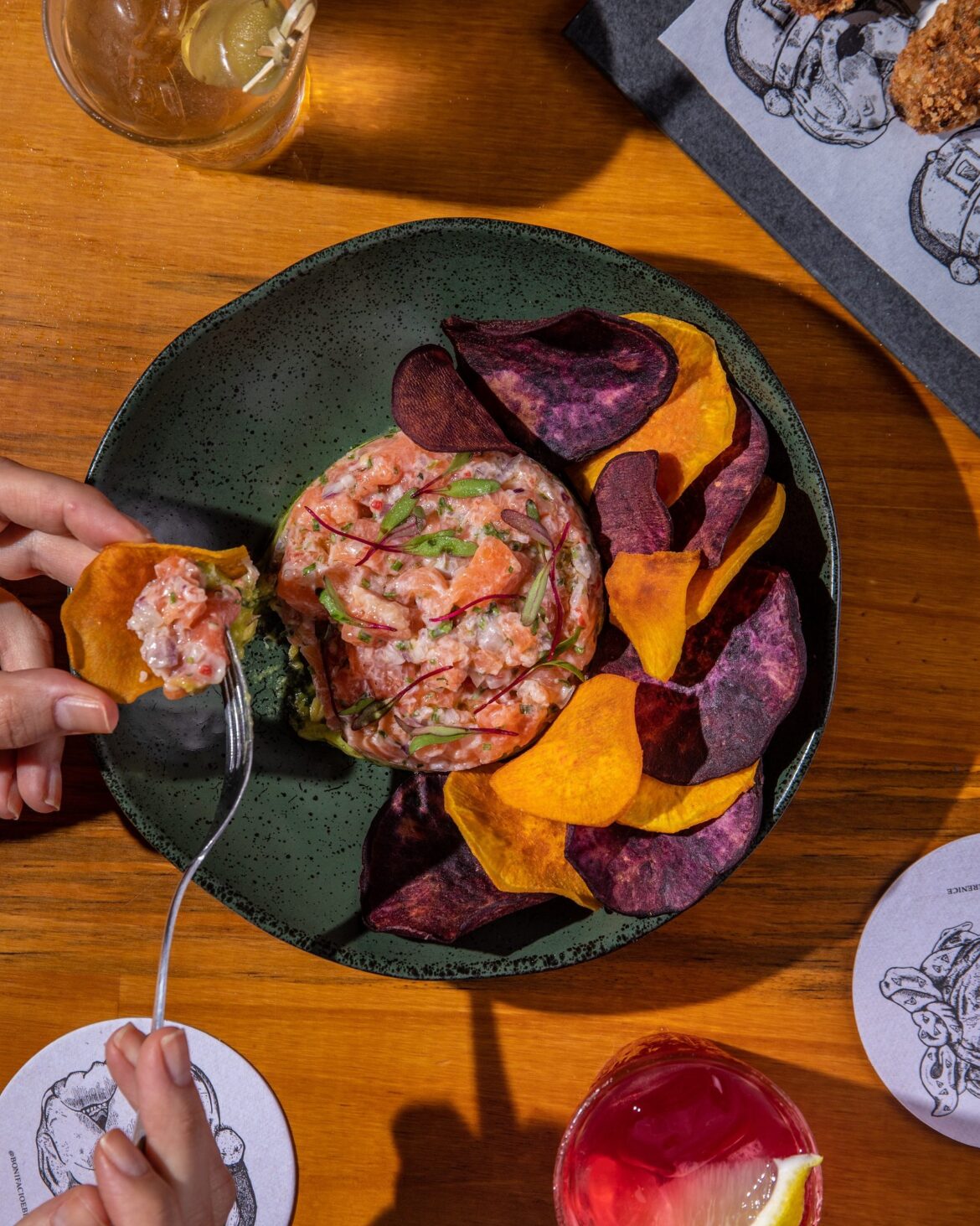 Bonifácio e Berenice amplia carta de vinhos com rótulos da Cão ...
